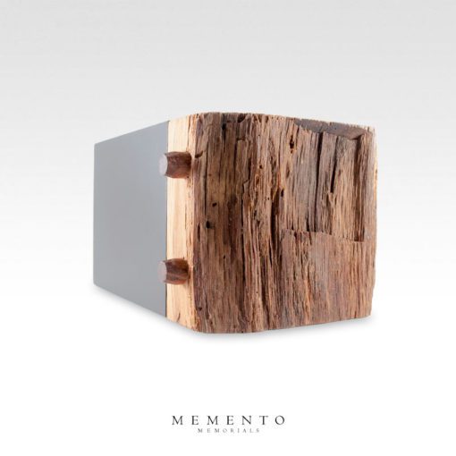 Barn Wood Cremation Urn 004 - Aril