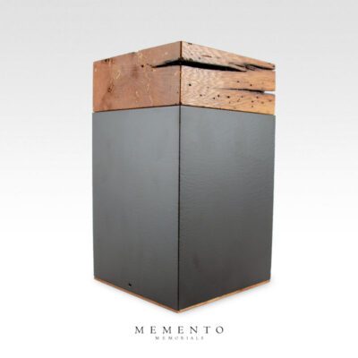 Barn Wood Cremation Urn 006 - Aril